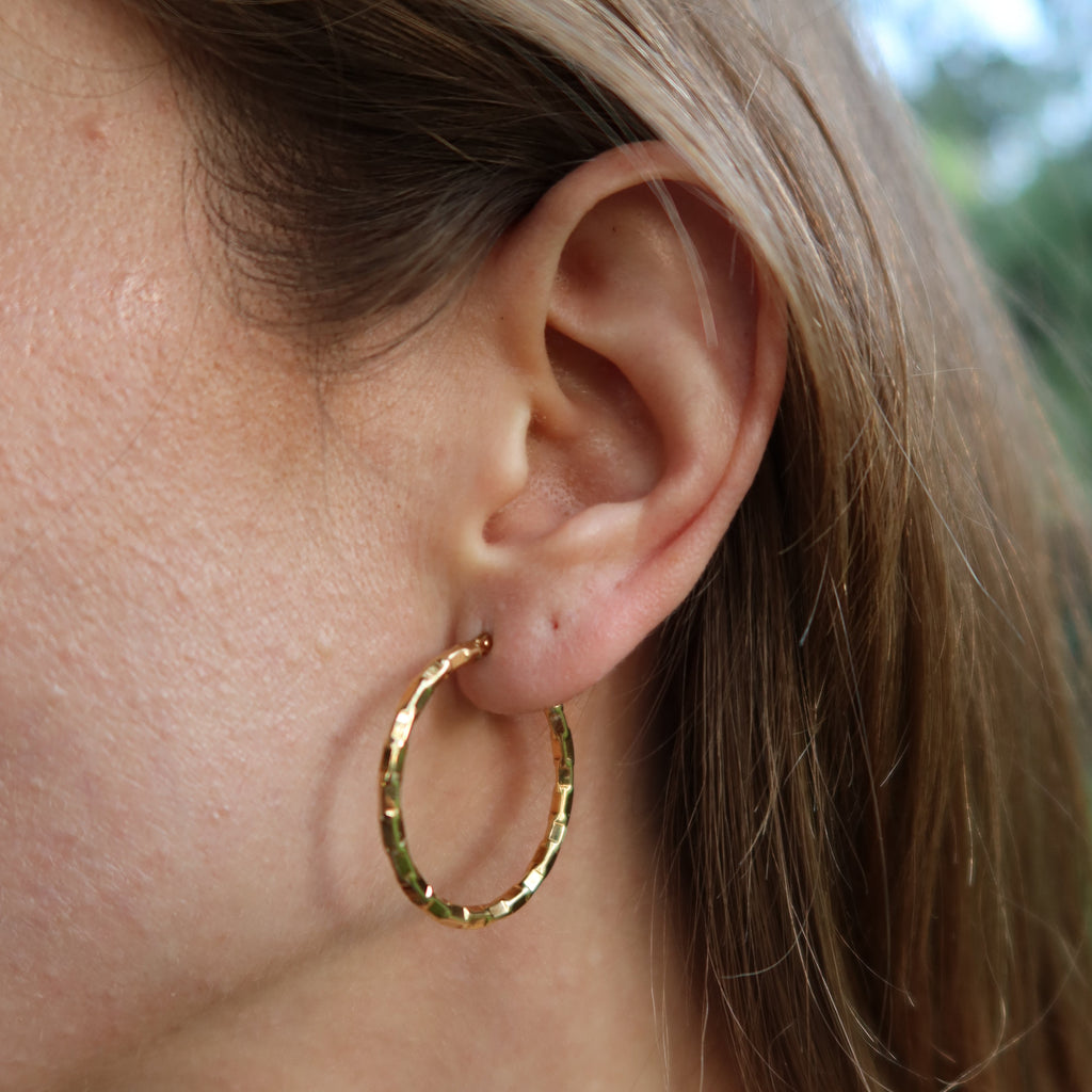 Squared Hoops Round – Juliet Aurel