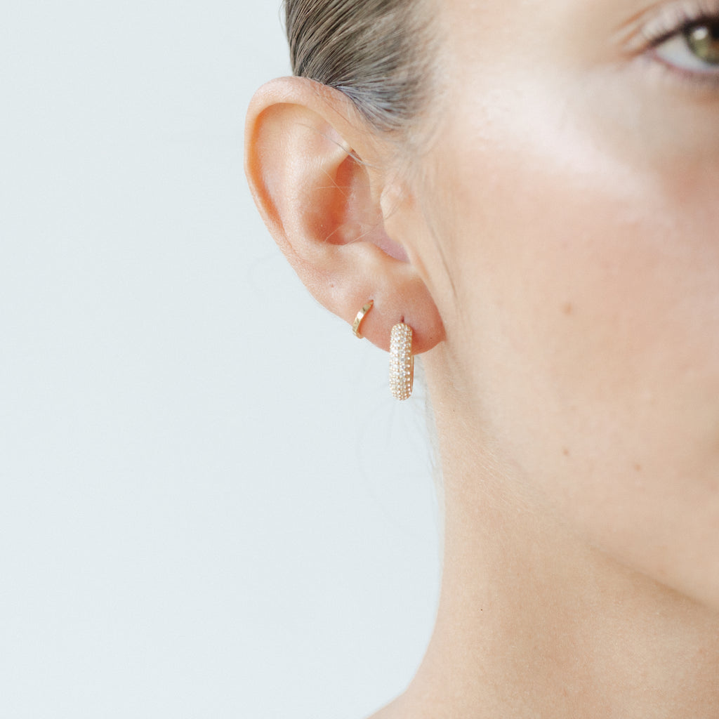 Dome Crystal Hoops S – Juliet Aurel